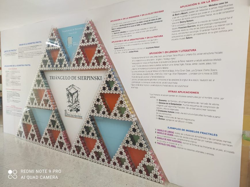 TRIÁNGULO DE SIERPINSKI – IES María Cabeza Arellano Martínez